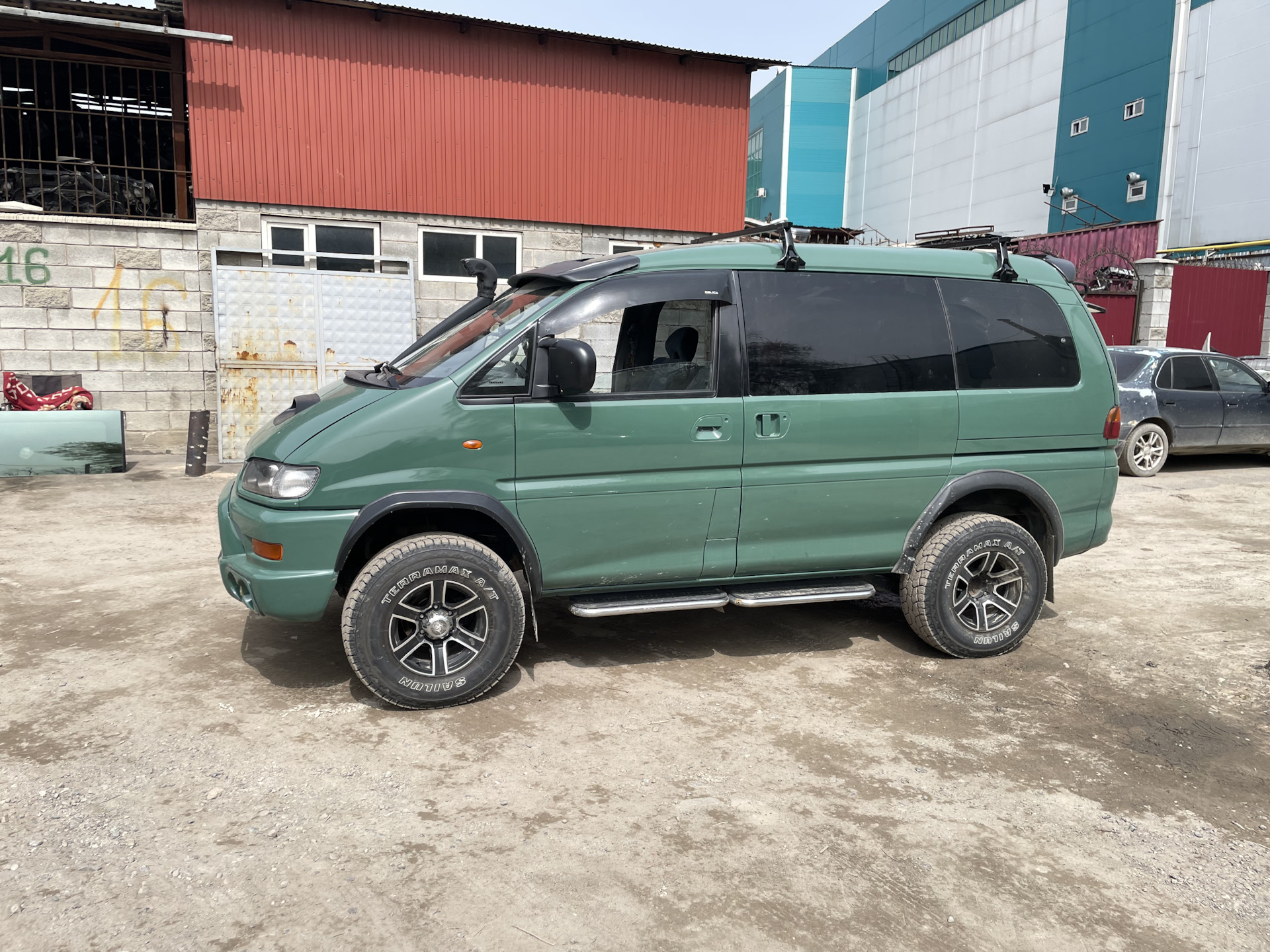 Ништяки 😜 — Mitsubishi Delica (L400), 2,8 л, 1998 года | стайлинг | DRIVE2