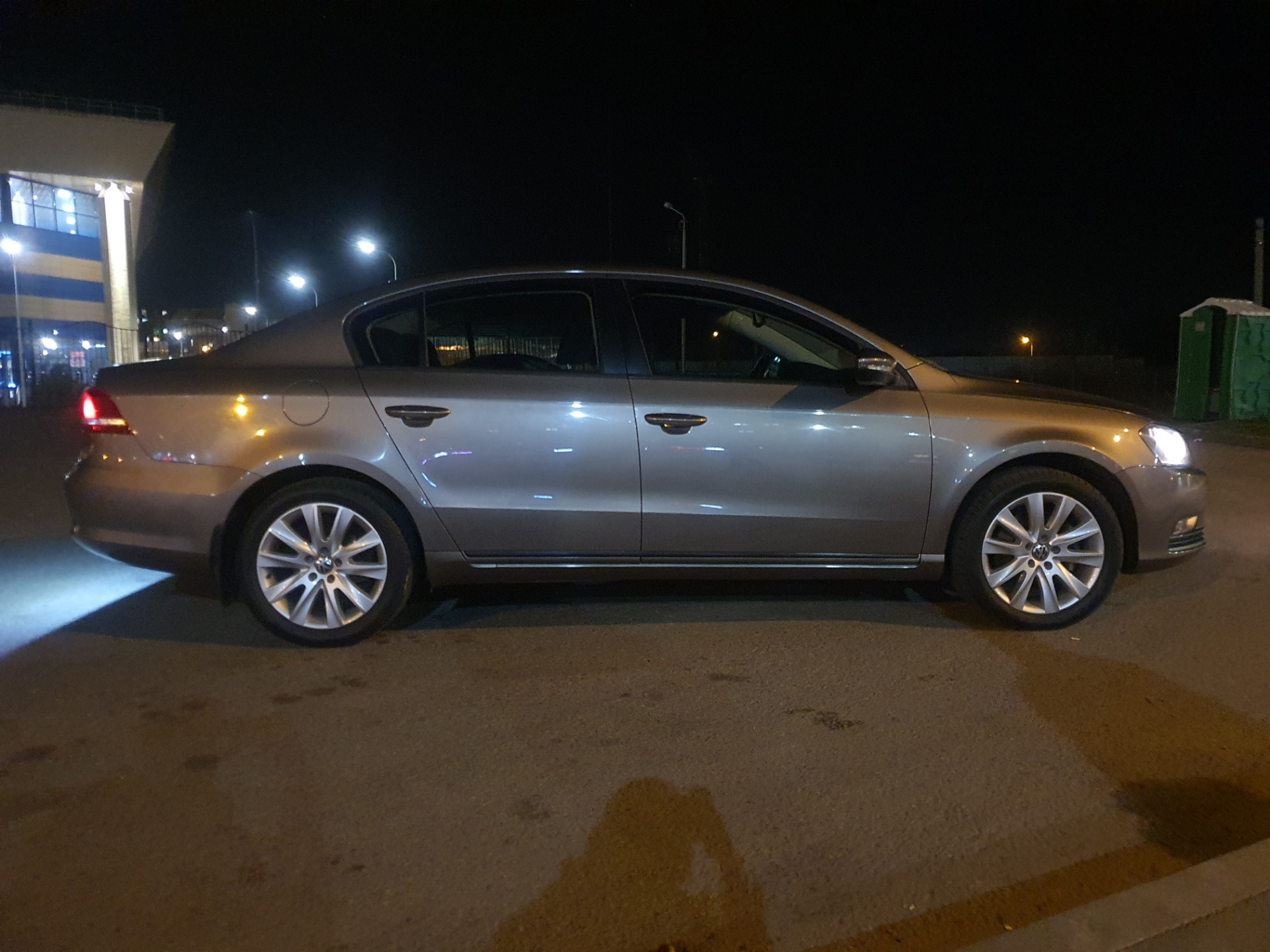 Установка дисков R17 Los Angeles от VW Tiguan — Volkswagen Passat B7, 1 ...