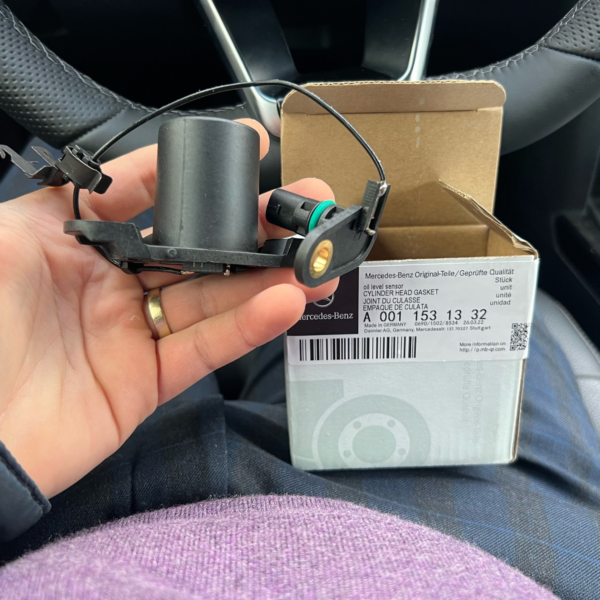 10 Замена датчика уровня масла m273 — Mercedes-Benz E-Class (W212), 5,5 ...