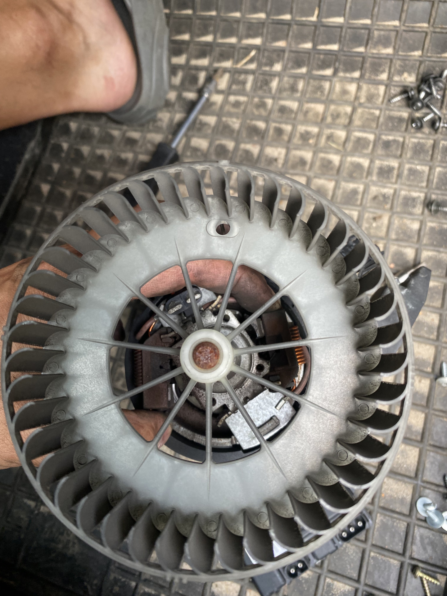 Вентилятор печки — BMW 5 series (E60), 3 л, 2003 года | поломка | DRIVE2