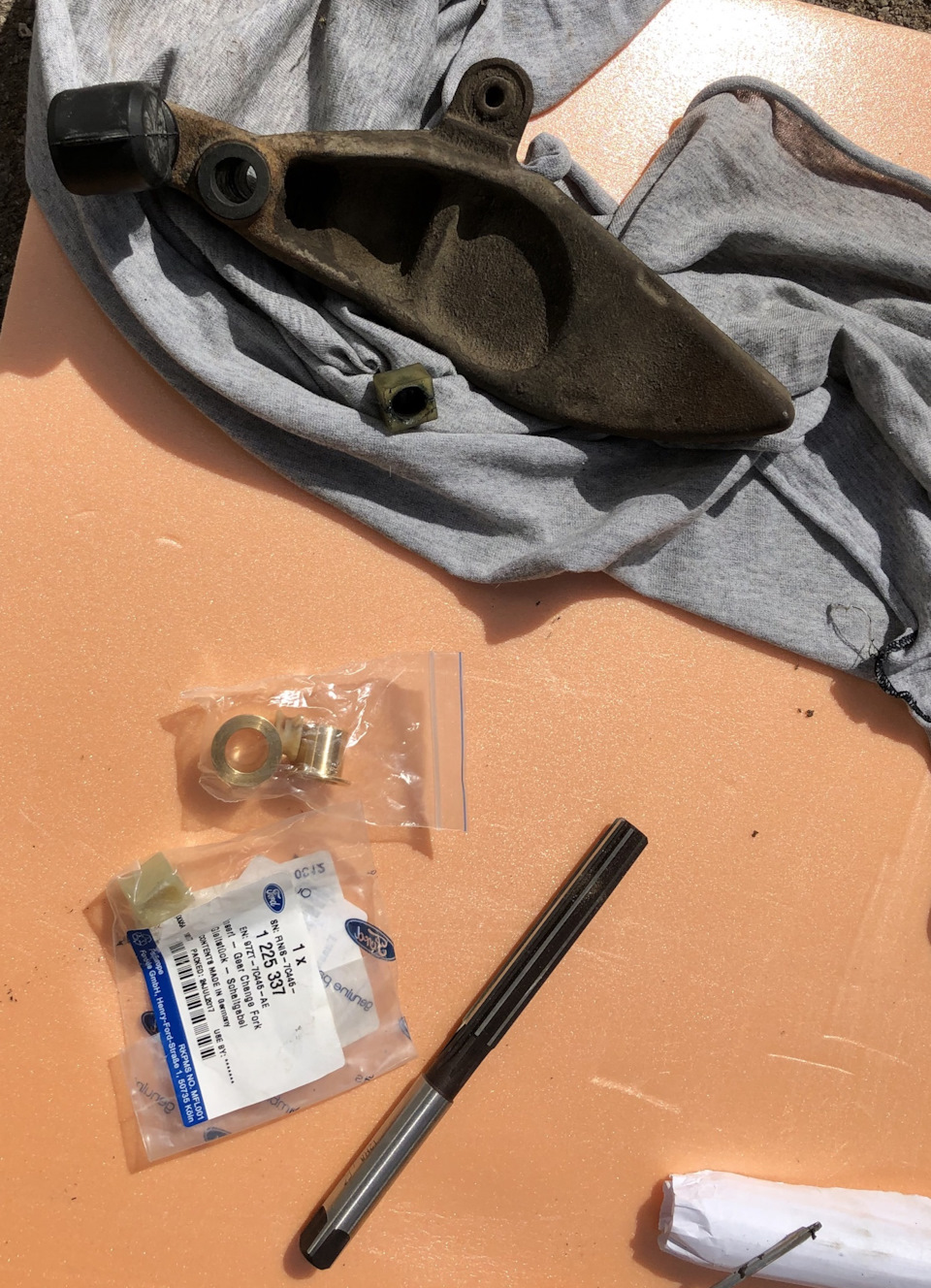 1225337 ВТУЛКА/SLIDER Ford | Запчасти на DRIVE2