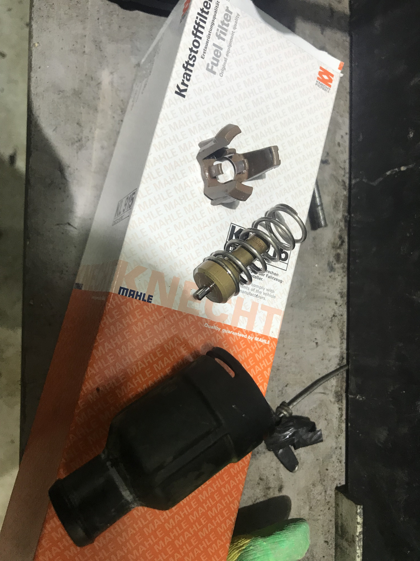 Термостат EGR — Audi A4 Avant (B8), 3 л, 2009 года | другое | DRIVE2