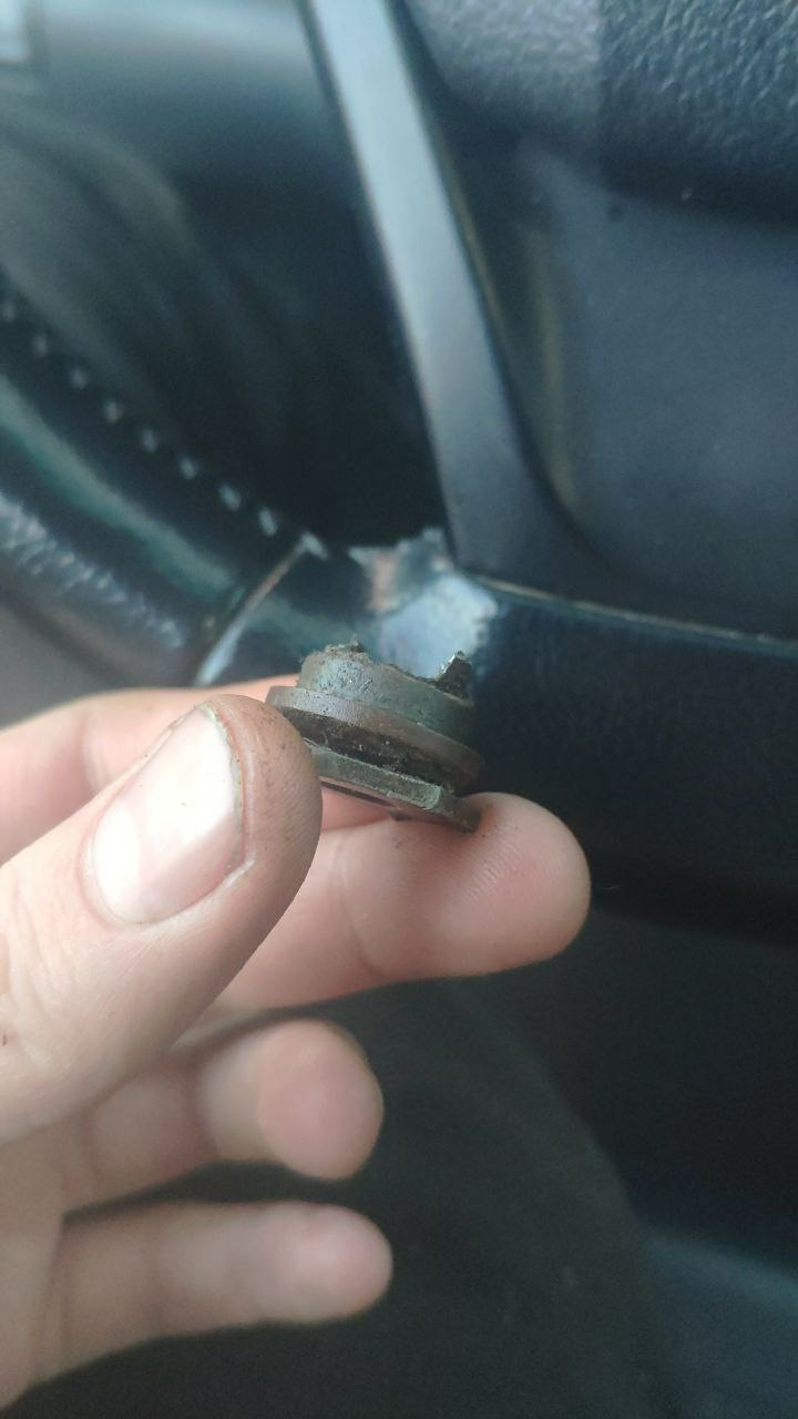 Обновлен рычаг управления КПП, так же комплект зажимных элементов — BMW ...