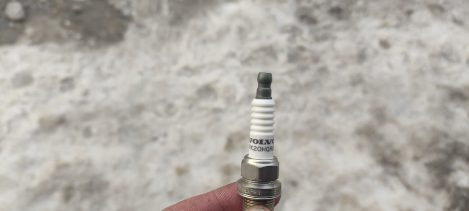 Замена свечей и катушек зажигания. — Volvo S60 (2G), 2,5 л, 2013 года ...