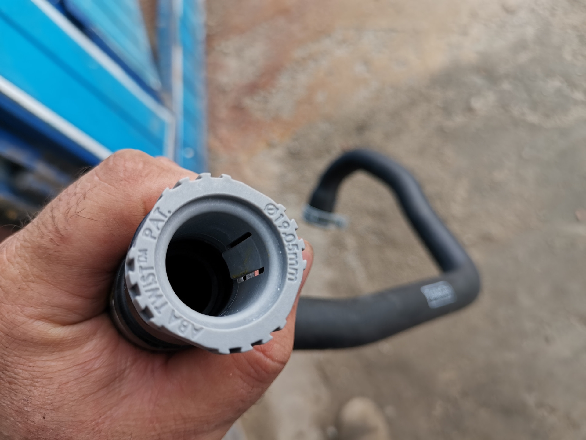 Замена патрубков охлаждения двигателя — Ford Focus Hatchback II, 1,6 л ...