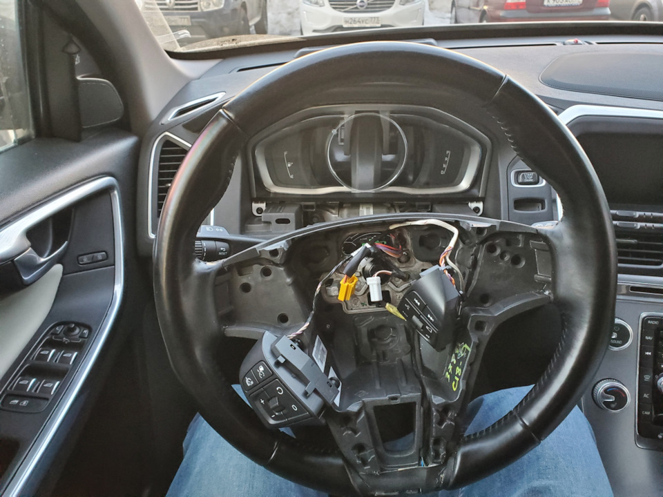 Новый руль R-design на максималках — Volvo XC60 (1G), 2,4 л, 2016 года ...