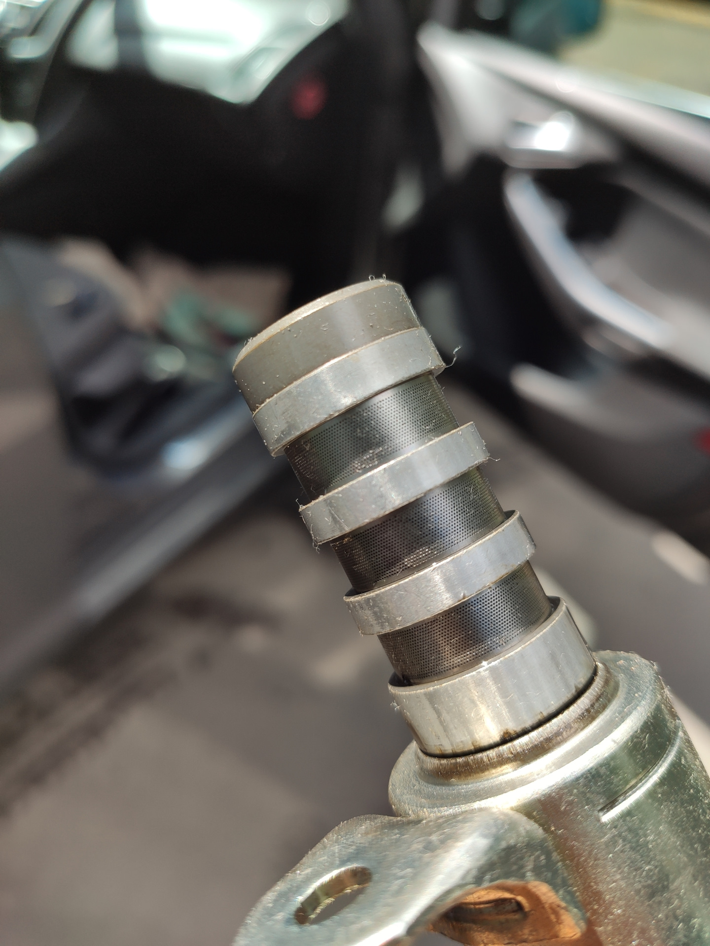 Замена электромагнитного клапана положения (фаз) распредвала (p0010) и ...