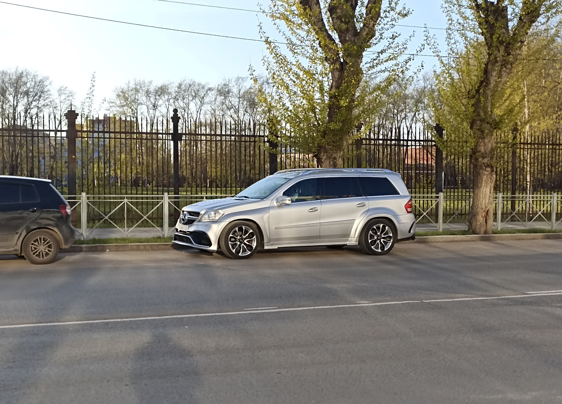 Шпионские снимки в городе — Mercedes-Benz GL-Class (X164), 3 л, 2012 ...