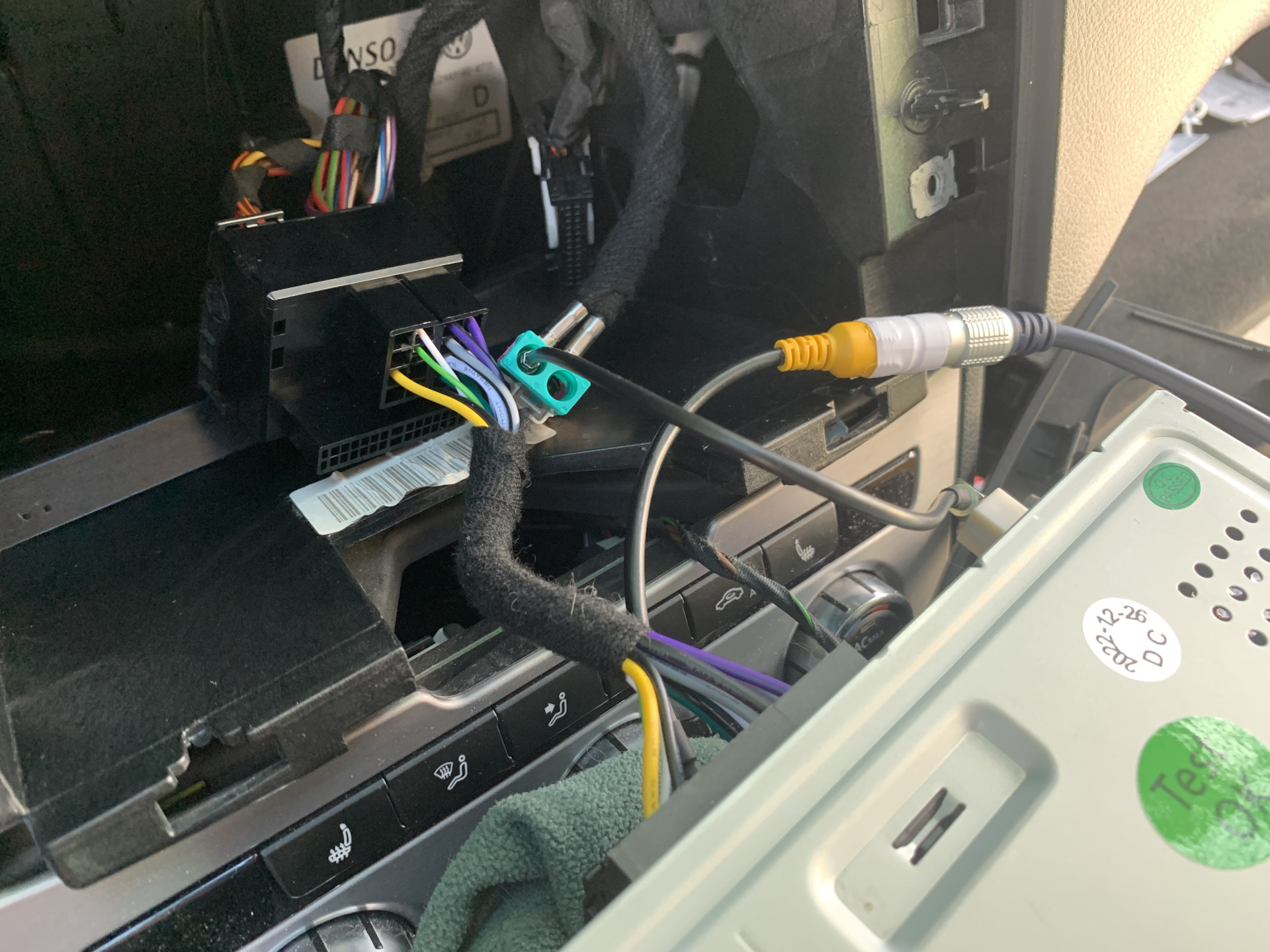 №16 / RCD 440 PRO + штатная OEM камера в значке, работает! — Volkswagen ...