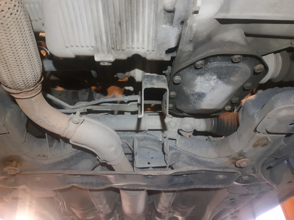 Замена нижней опоры двигателя — Chevrolet Lacetti Sedan, 1,4 л, 2012 ...
