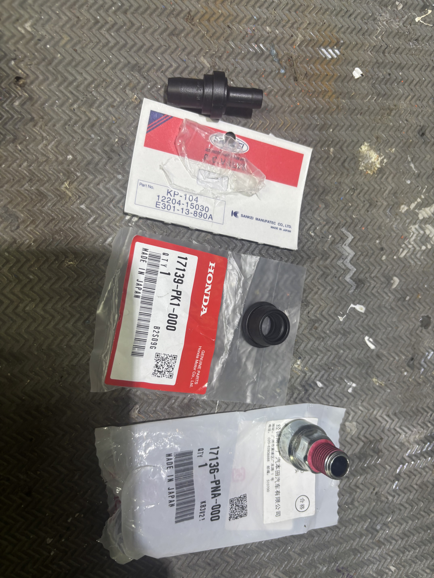 Клапан PCV — Honda Stream (RN6-9), 1,8 л, 2009 года | запчасти | DRIVE2