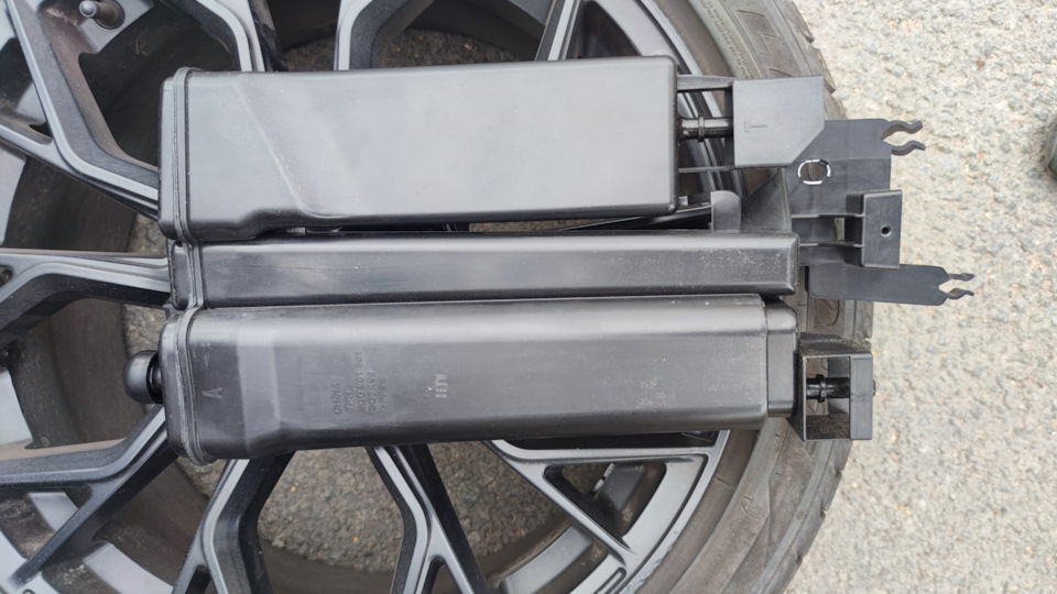 Замена Адсорбера (угольного фильтра паров топлива) — Skoda Octavia A7 ...