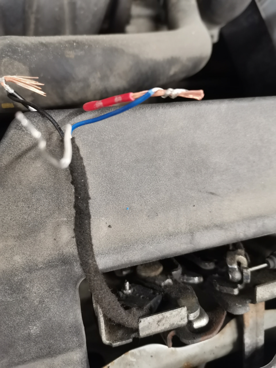 Датчик открытого капота asx — Mitsubishi ASX, 1,6 л, 2013 года | своими ...