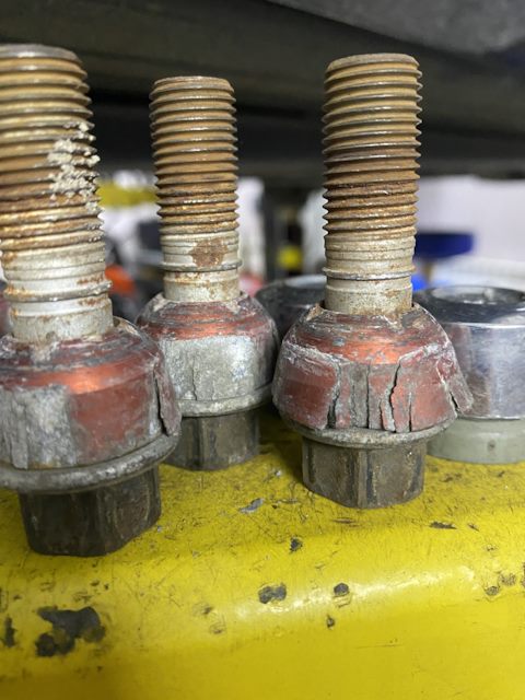 WHT004676 Болт колесный VAG | Запчасти на DRIVE2