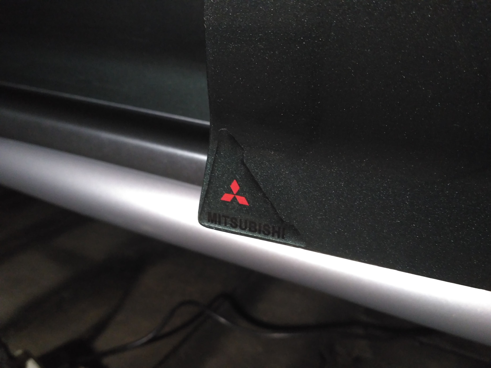 Защита края угла двери Mitsubishi. Защитные эпоксидные наклейки ...