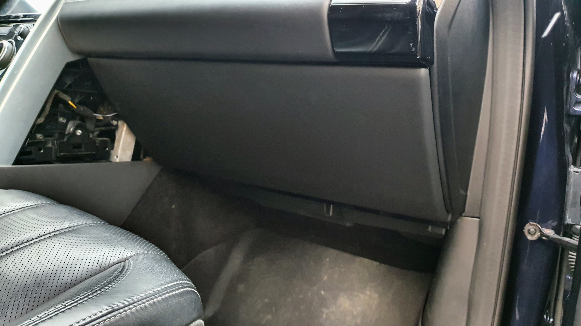 Детали интерьера RR L405 установлены в Discovery 5 — Land Rover ...