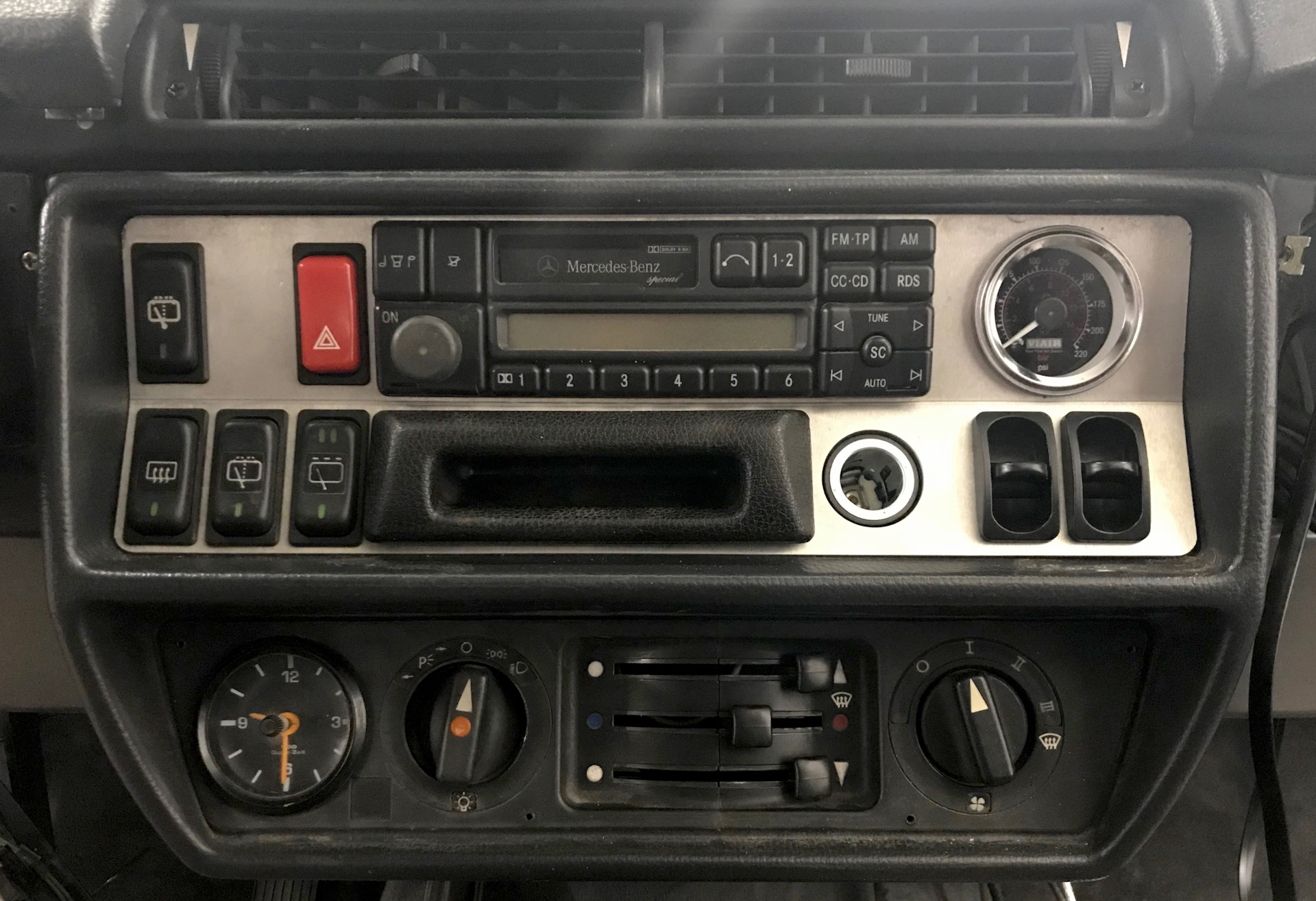 Установка огранов управления пневмой — Mercedes-Benz G-Class (W460/W461 ...