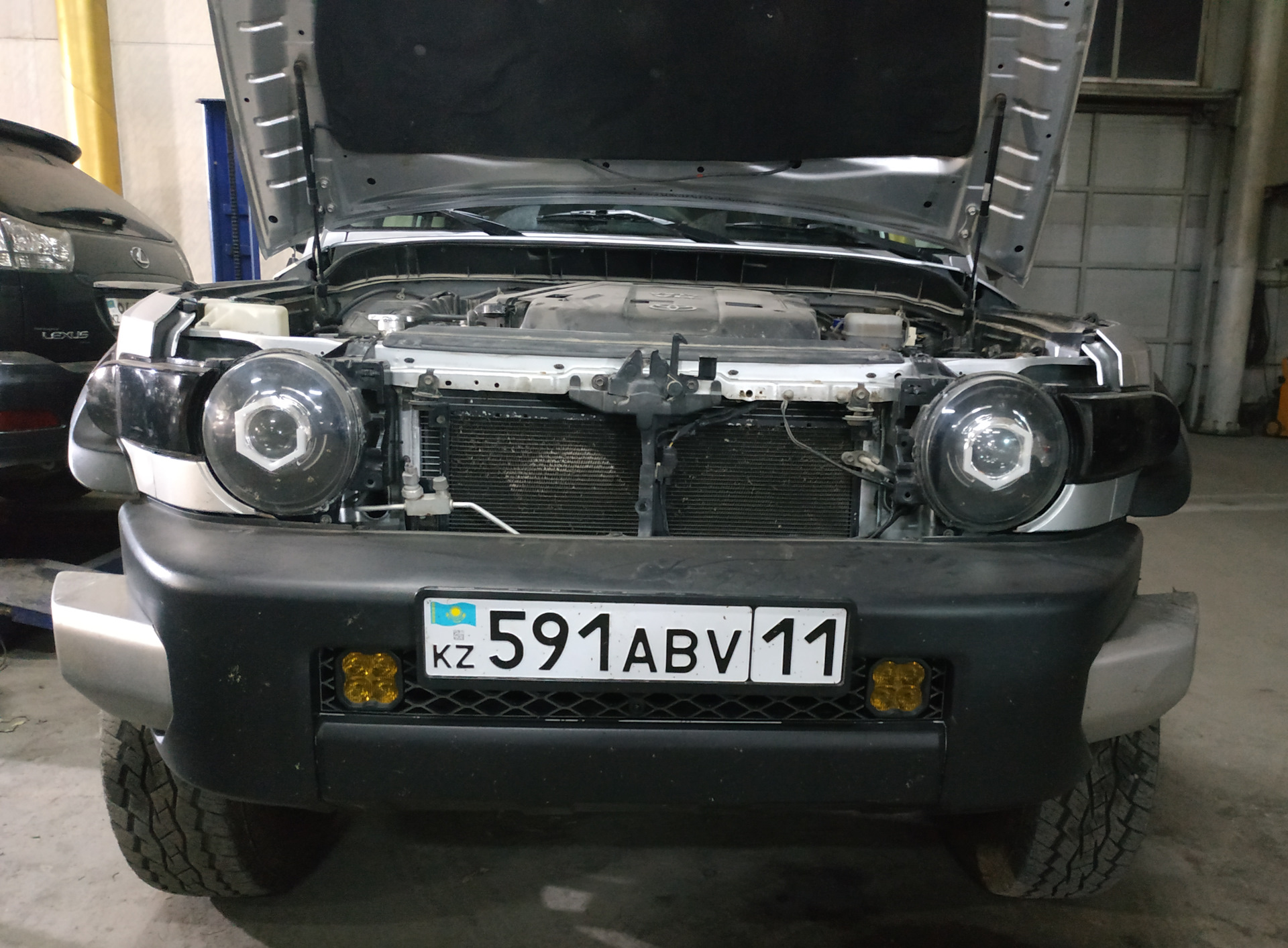 Дополнительный радиатор "HAYDEN-699" на АКПП — Toyota FJ Cruiser, 4 л ...