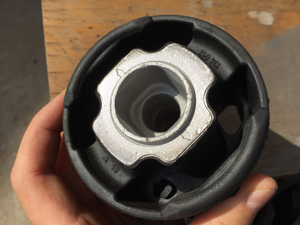 33316770750 Резинометаллический шарнир BMW | Запчасти на DRIVE2