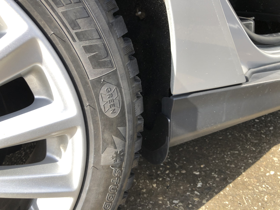 Задние пластиковые локера и дефлекторы задних колёсных арок. — Ford ...