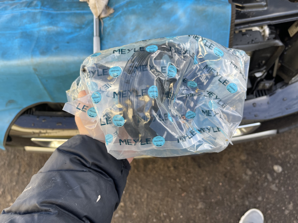 Насос гур новый MEYLE и моторчик лючка бака — Volvo XC90 (1G), 2,4 л ...