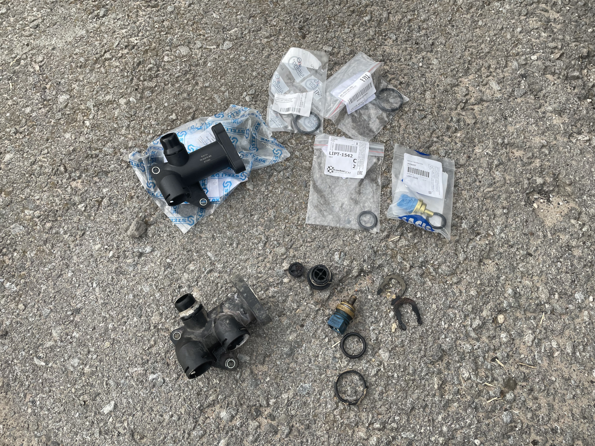 Тройник ОЖ, рычаг и др. — Audi A6 (C5), 1,8 л, 1998 года | запчасти ...