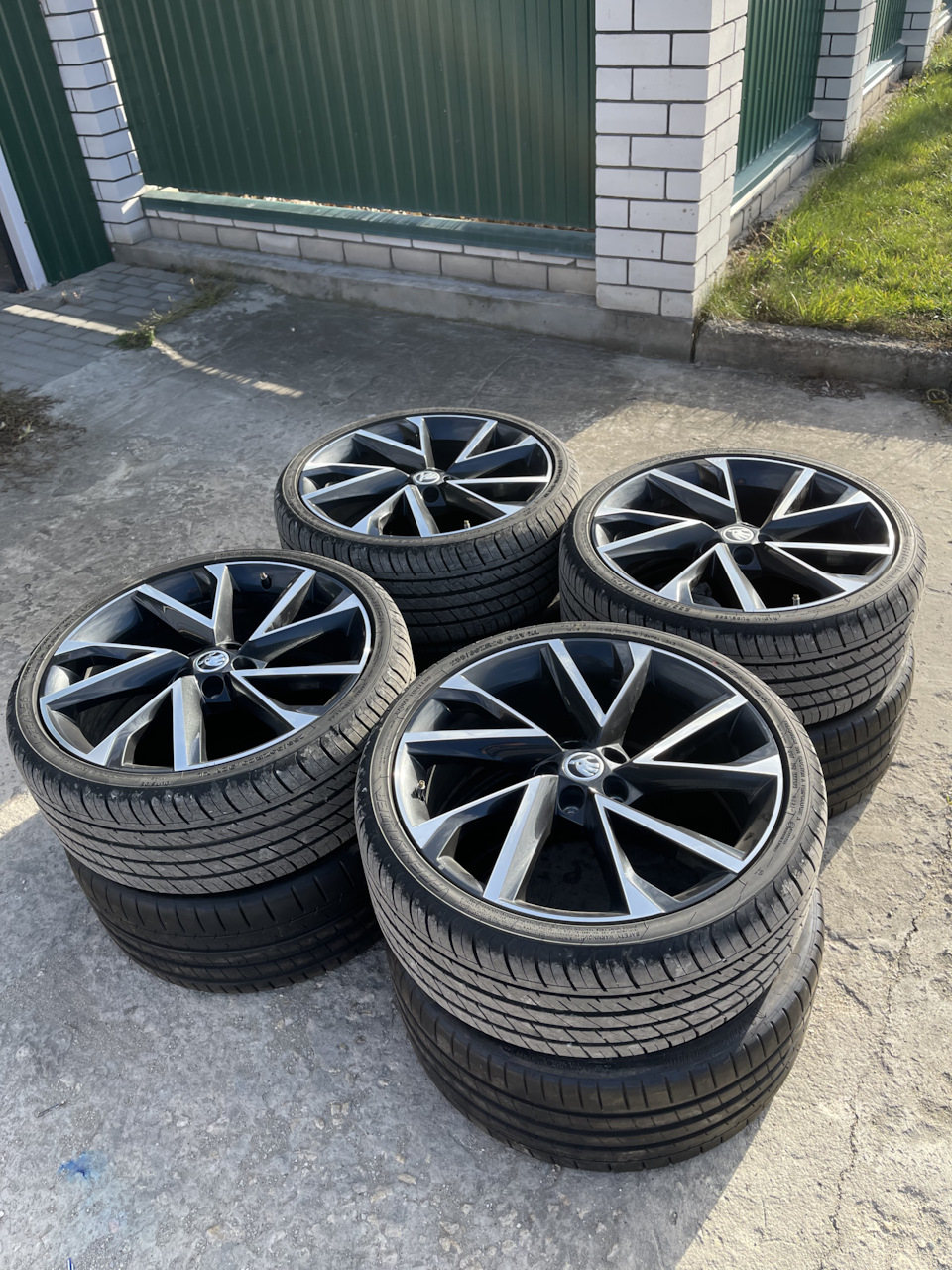 Лето the end, story VEGA R20 rims the end — Skoda Superb Mk3, 2 л, 2017 ...