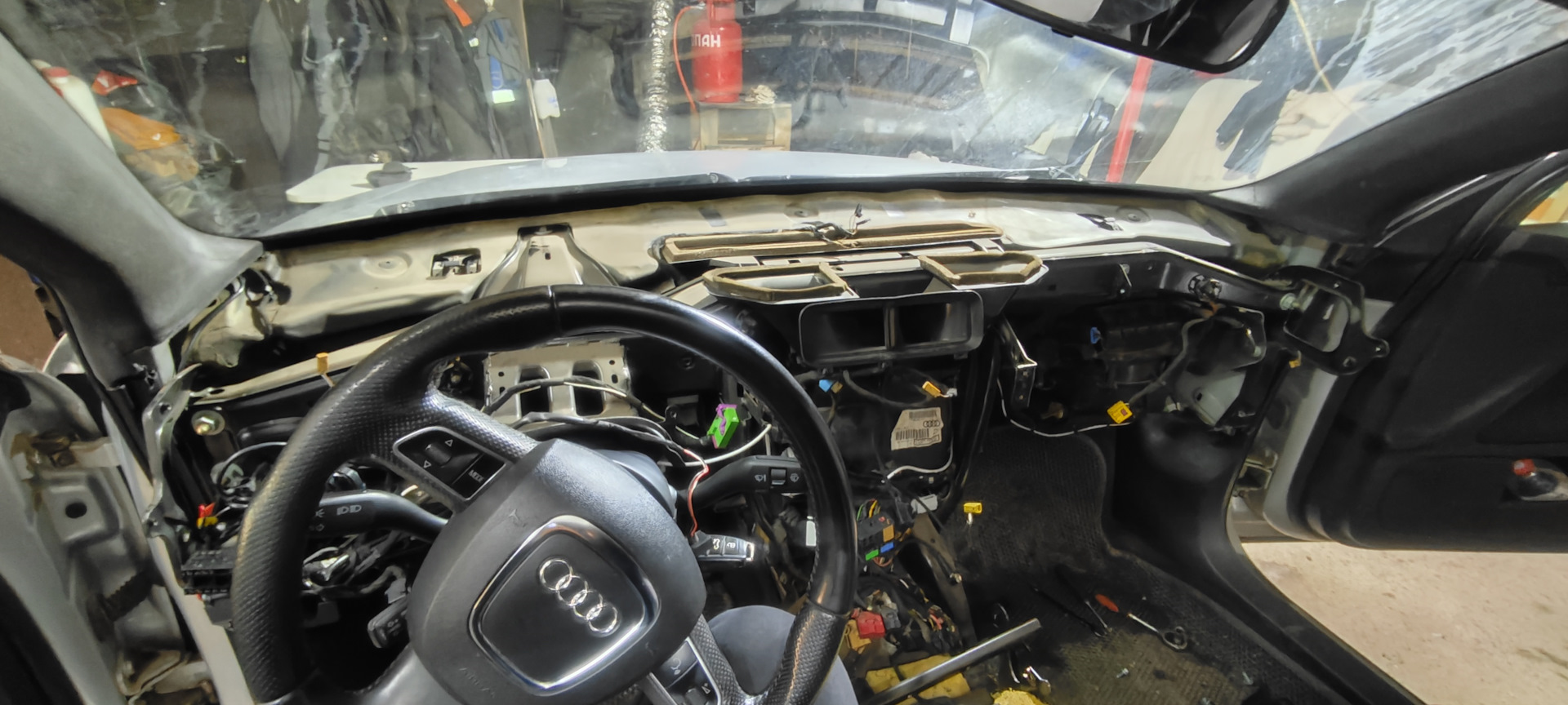 Подогрев зоны дворников (по взрослому)) — Audi A4 (B7), 1,8 л, 2005 ...