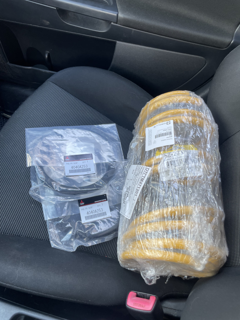 Замена пружин на передних стойках — Mitsubishi Lancer X, 2 л, 2008 года ...