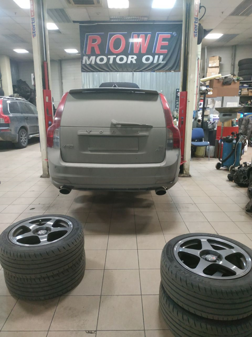 Корпус масляного фильтра, масло, колодки — miniTO — Volvo V50, 2,5 л ...