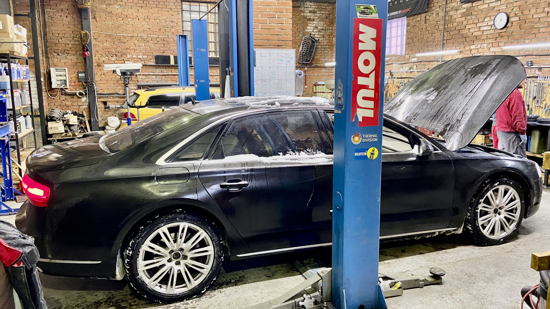 Замена тормозных дисков и колодок перед/зад — Audi A8 (D4), 3 л, 2016 ...