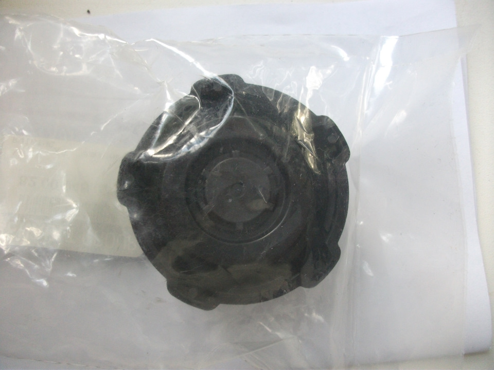 8200048024 Пробка бачка расширит охлажд RENAULT | Запчасти на DRIVE2