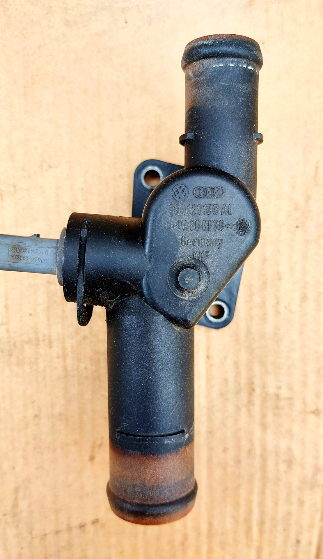 Замена трубки 06A121065DP, тройника, фланца и патрубков системы ...