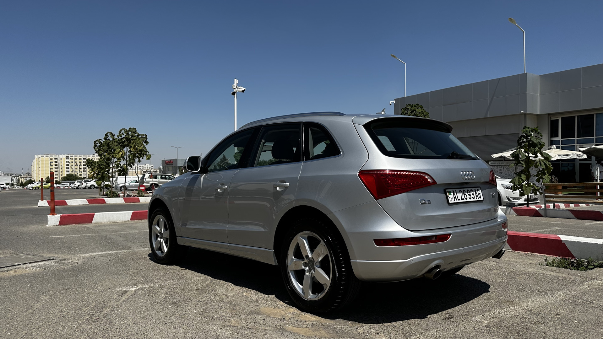 Audi Q5 (1G) 3.2 бензиновый 2010 | V6T_SilverQuattro на DRIVE2
