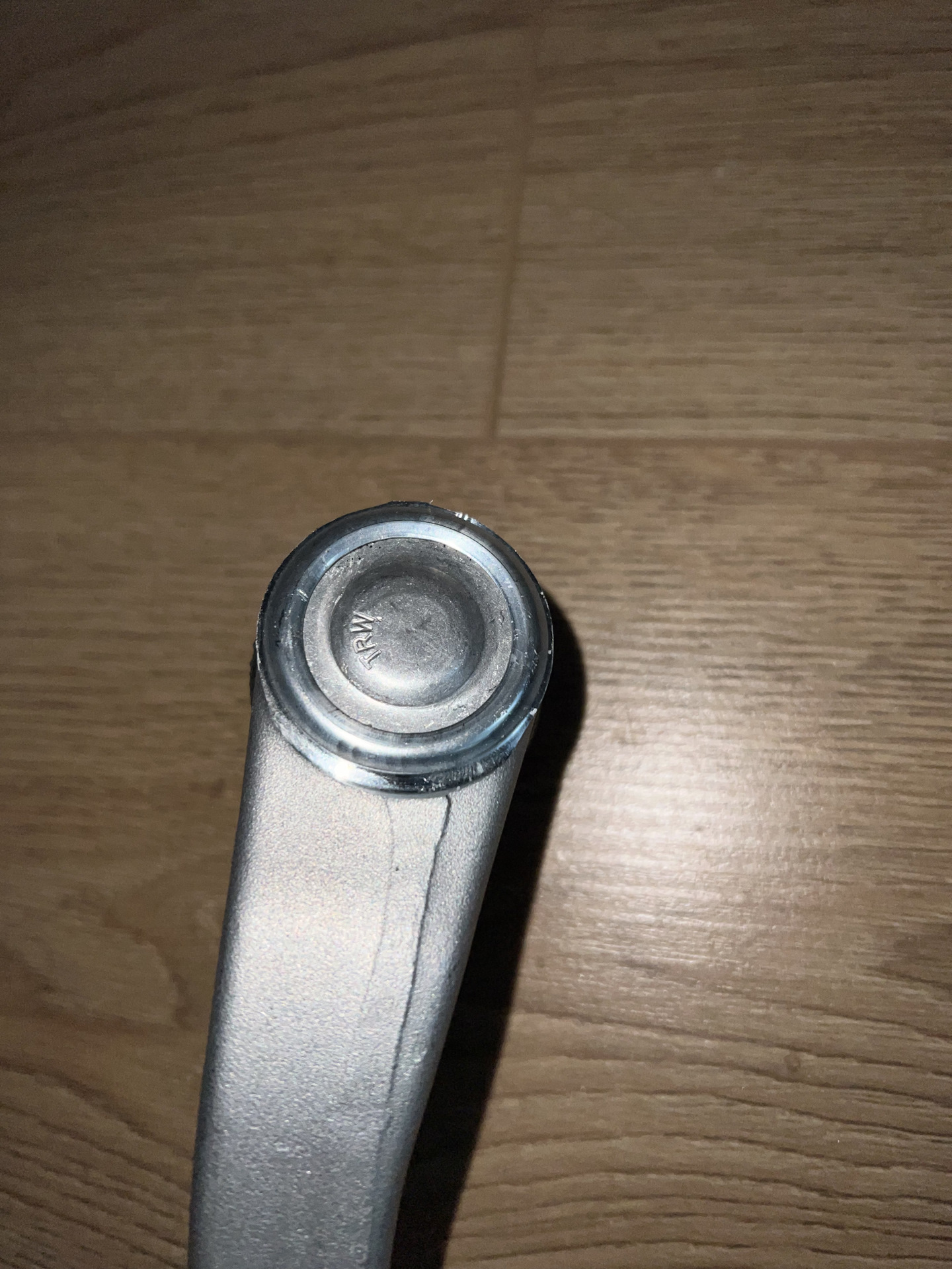 Замена передних верхних рычагов (паль или не паль) — Audi Q5 (1G), 2 л ...