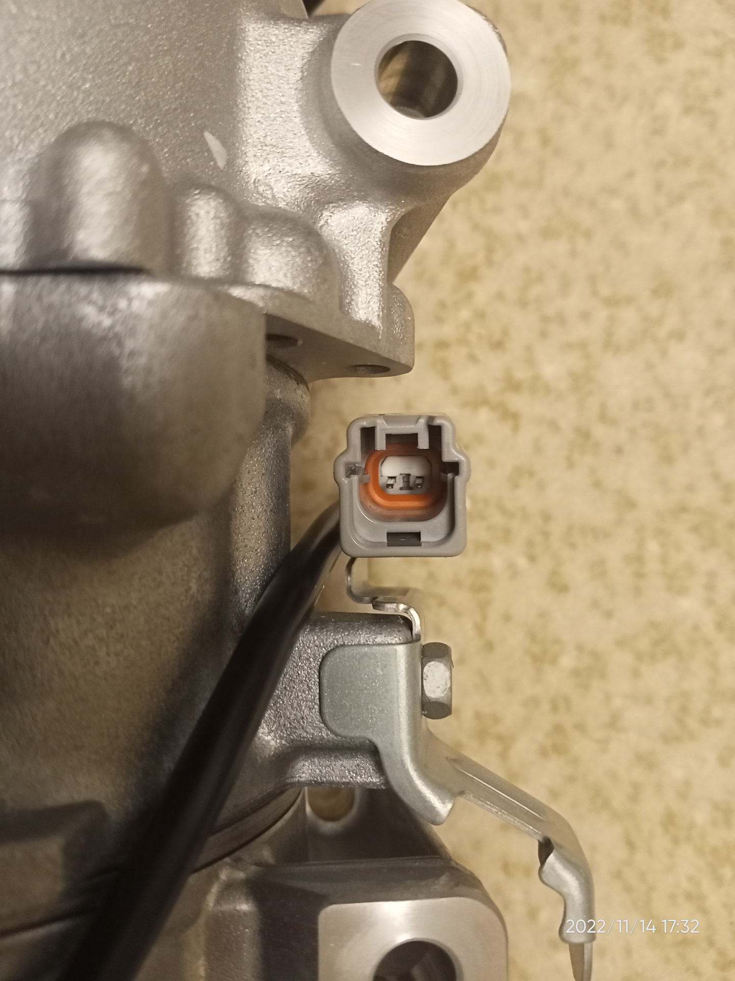 Компрессор кондиционера DENSO DCP 23030 — Renault Megane III, 1,5 л, 2010 года | запчасти | DRIVE2