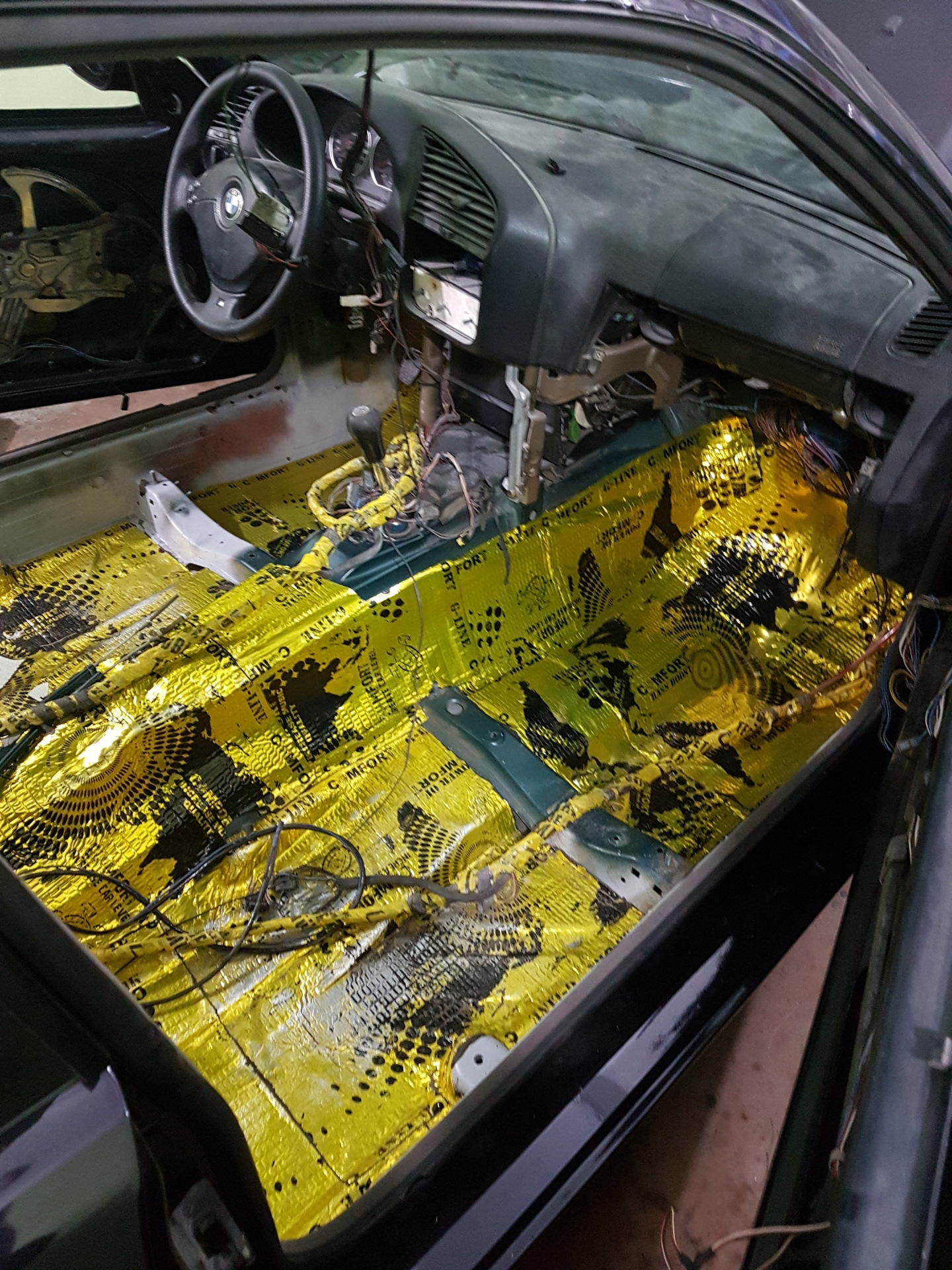 Замена колодок ( задних ) — Audi A4 (B9), 2 л, 2017 года | запчасти ...