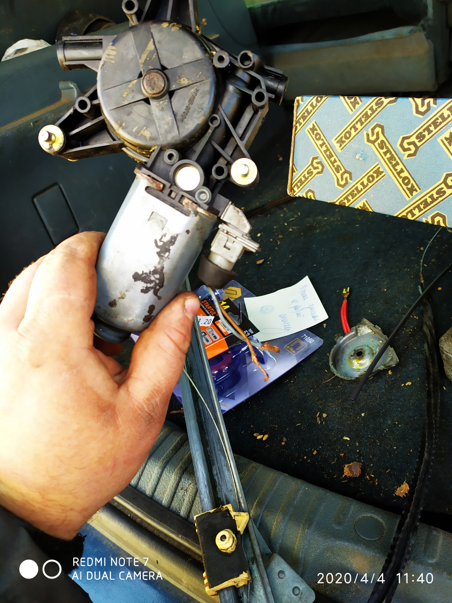 Замена переднего стеклоподьемника, левого. — Renault Megane Scenic, 1,6 ...