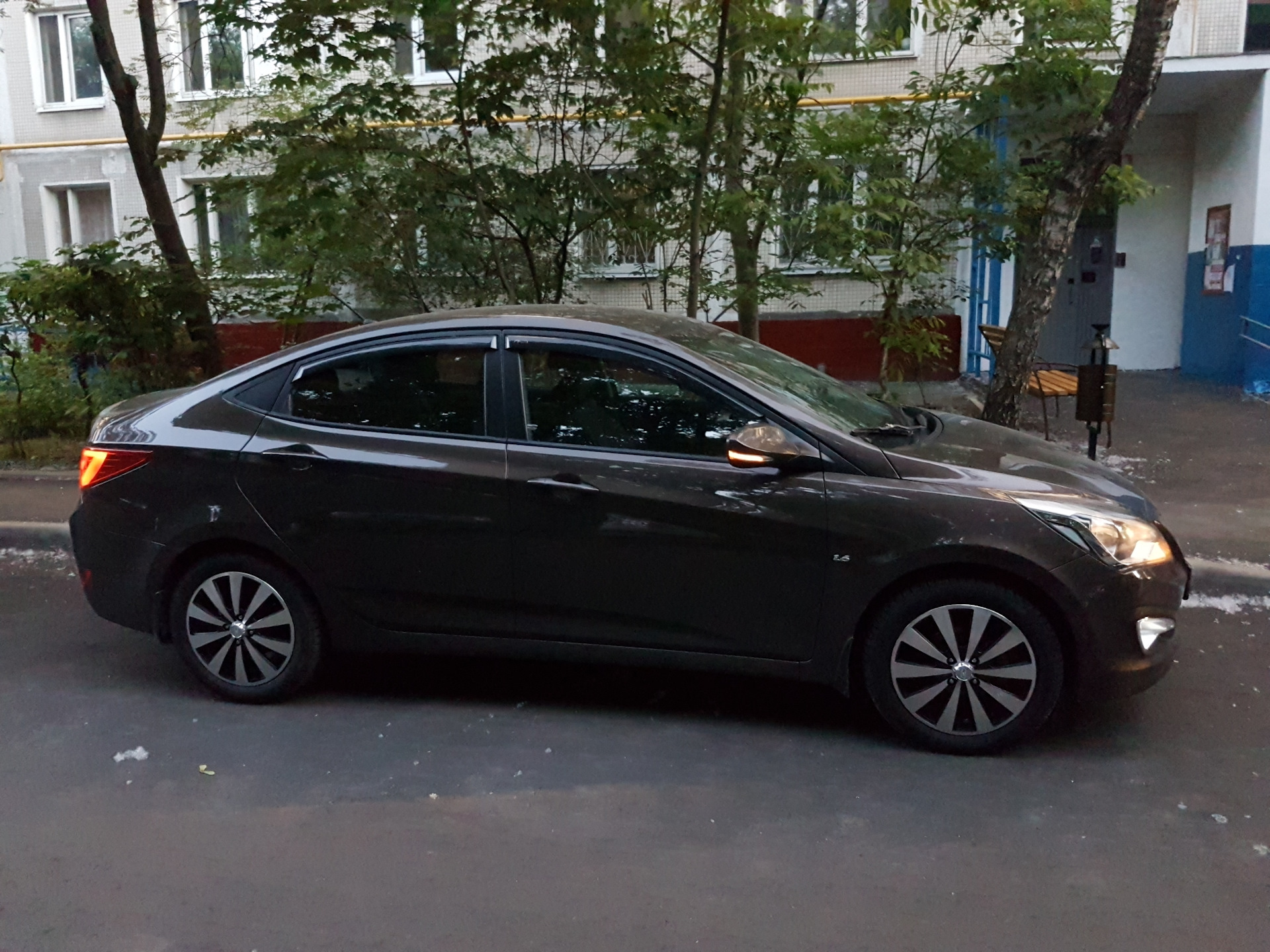 Диски N20 и шины NOKIAN 16" на лето — Hyundai Solaris (1G), 1,6 л, 2016 ...