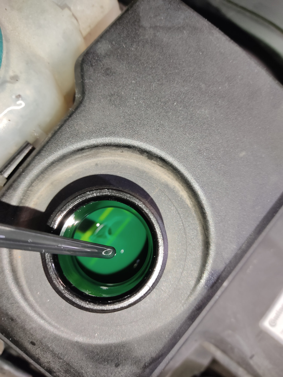 Замена жидкости гидроусилителя — Volvo XC90 (1G), 2,5 л, 2010 года ...