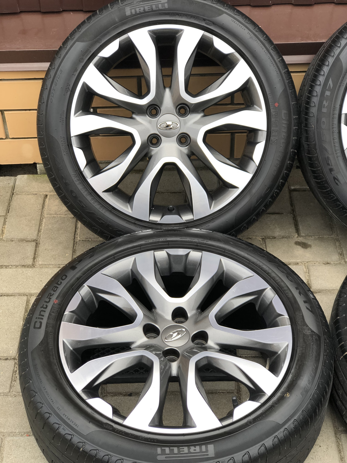 Sale r17 proton — Lada Vesta SW Cross (1G), 1,6 л, 2018 года | шины ...