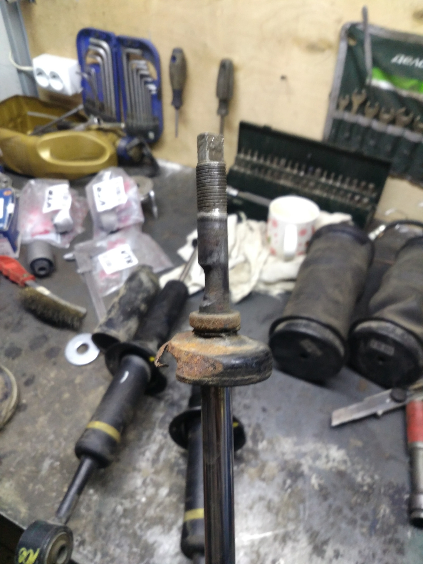 Замена бензонасоса, свечей и фильтров — Peugeot 406, 1,8 л, 1997 года ...