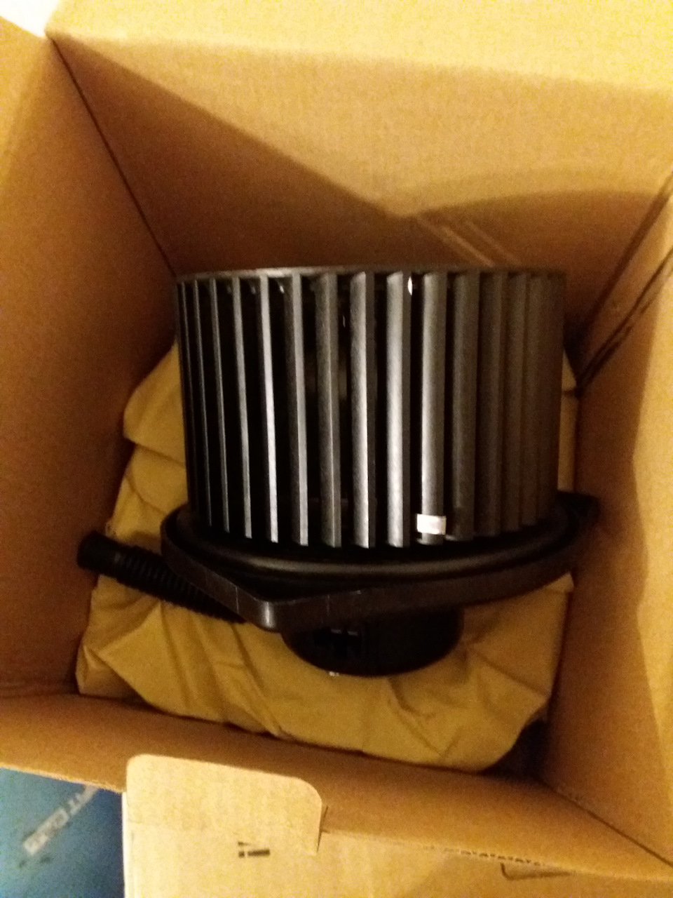 Вентилятор отопителя салона — Mitsubishi Lancer X, 1,5 л, 2008 года ...