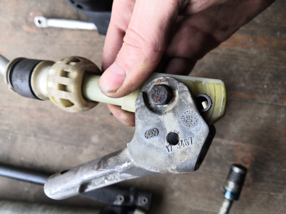 Короткоходная кулиса, убираем люфты рычага КПП — Audi A4 (B6), 1,8 л ...