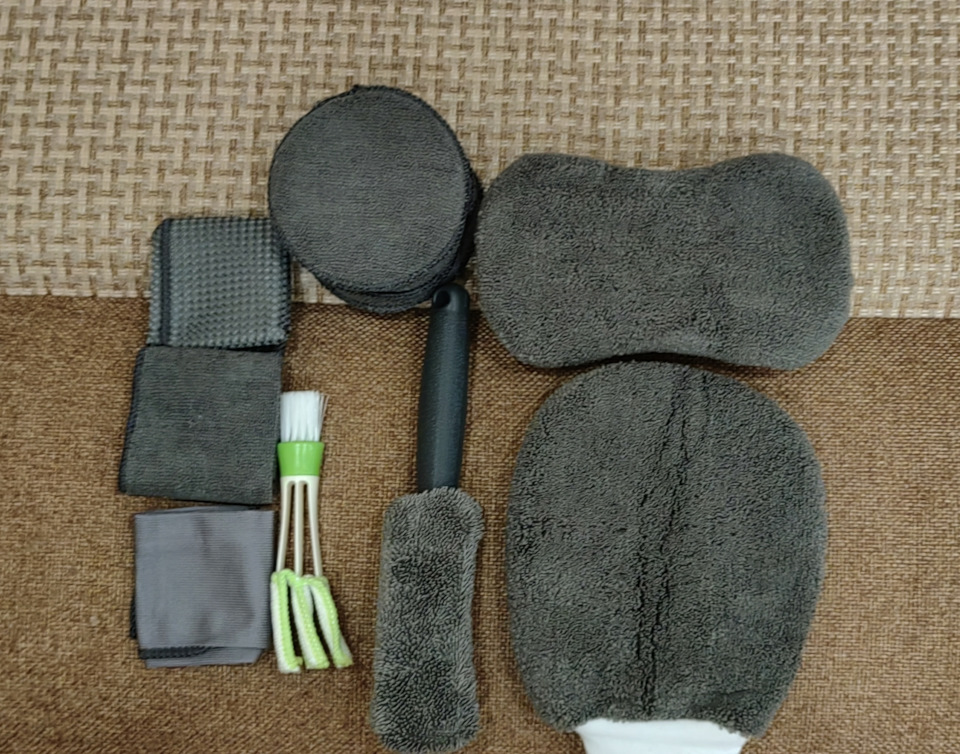 Клубная атрибутика. Набор для ухода за машинкой. — Lada Vesta SW (NG), 1,6 л, 2024 года ...