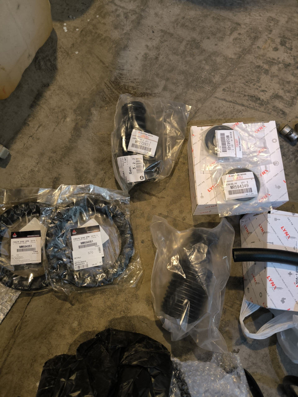 MR594349 Подшипник стойки передней подвески Mitsubishi | Запчасти на DRIVE2