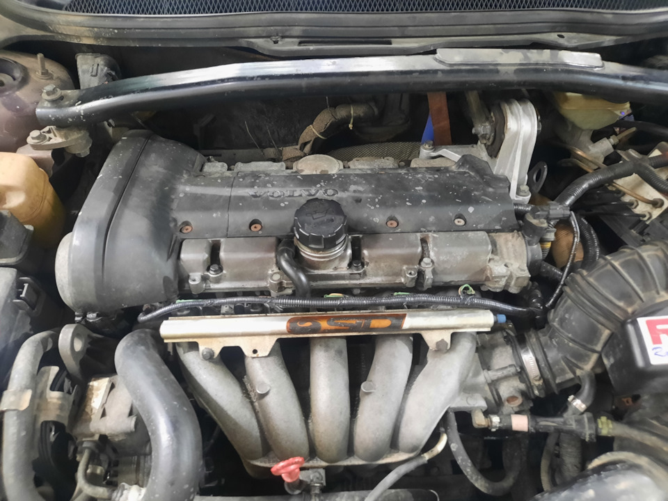 Гофра на проводку и защита шланга от перетирания — Volvo V70 II, 2,4 л ...