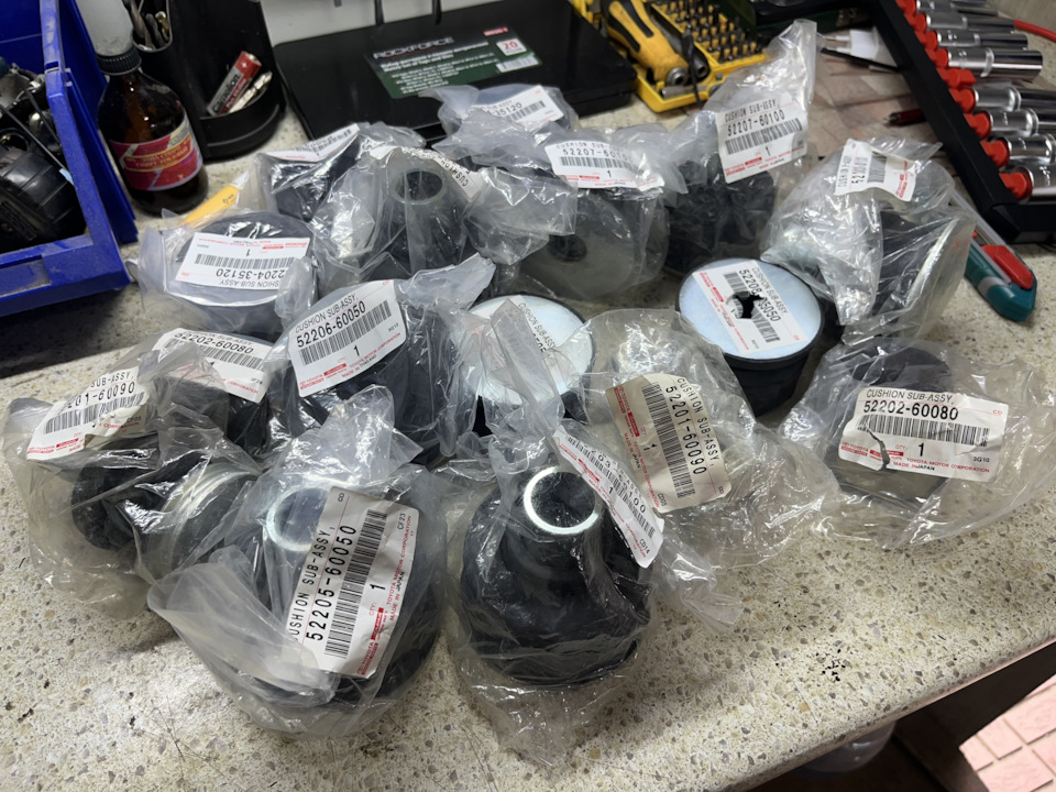 Подушки кузова… — Toyota Land Cruiser Prado 150-series, 4 л, 2012 года ...