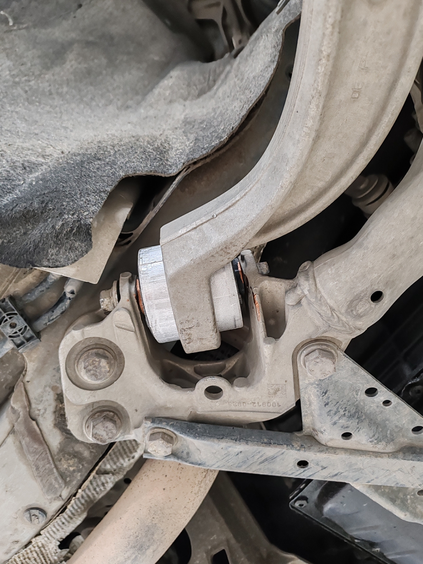 Замена сайлентблоков подвески — Audi A5 Sportback (1G), 2 л, 2013 года ...