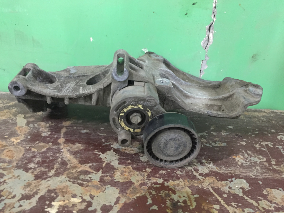 Кронштейн натяжителя ремня Рено Меган 2 на Renault Duster (1G), Renault ...